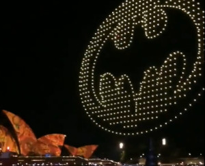 "The Flash": show 600 dronów w Australii - BatCave